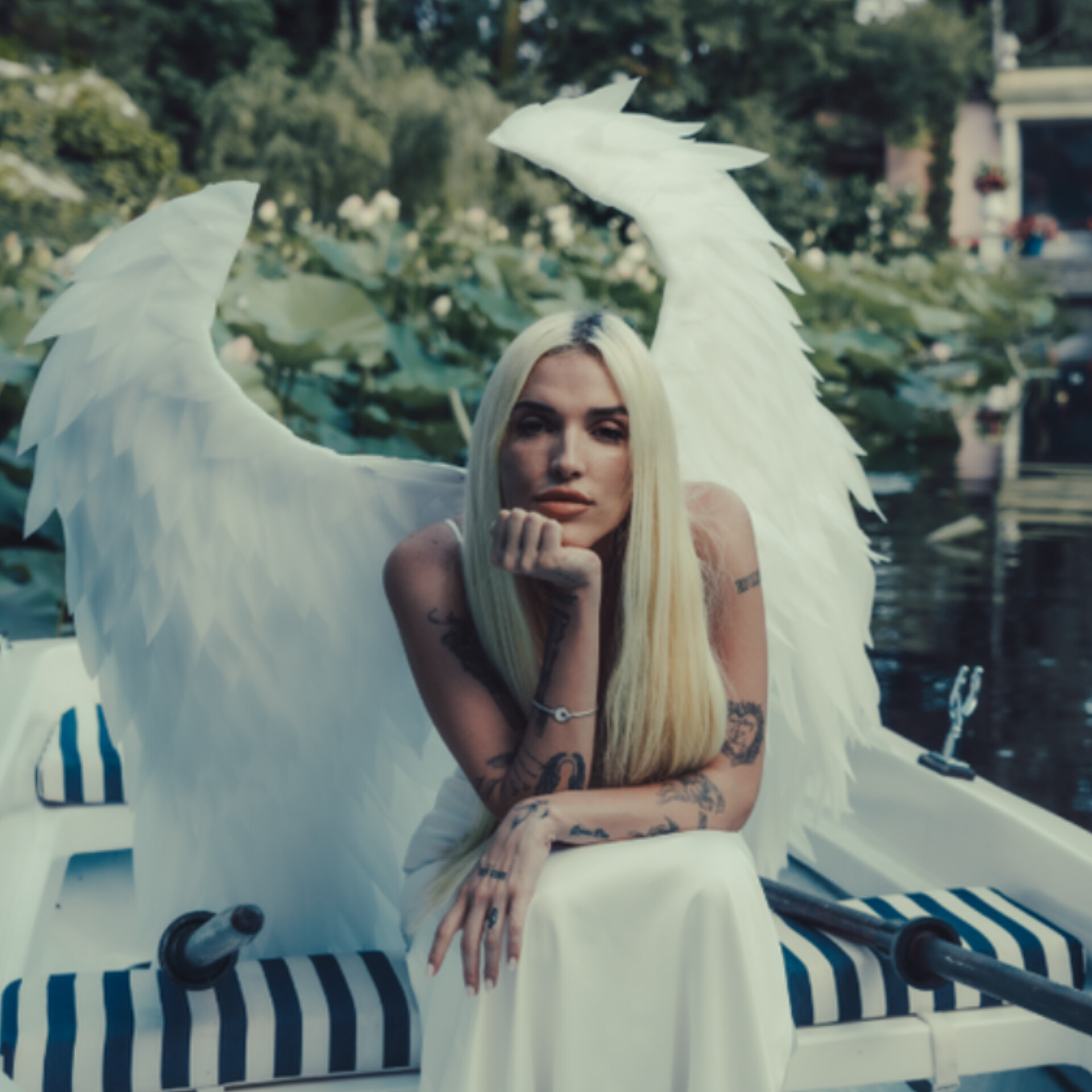 Elena Rose estrena su álbum debut ''Bendito Verano'' - Dimelo Chile